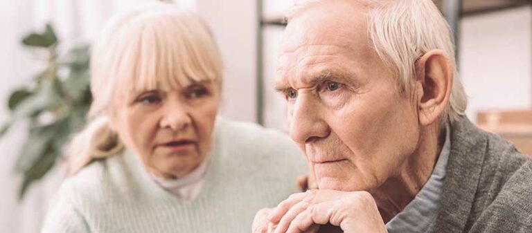 Dementia Behavior Management: 6 Caregiver Challenges & Suggestions