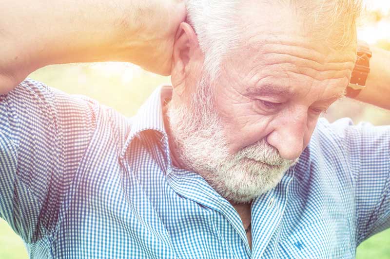 Dementia Behavior Management: 6 Caregiver Challenges & Suggestions